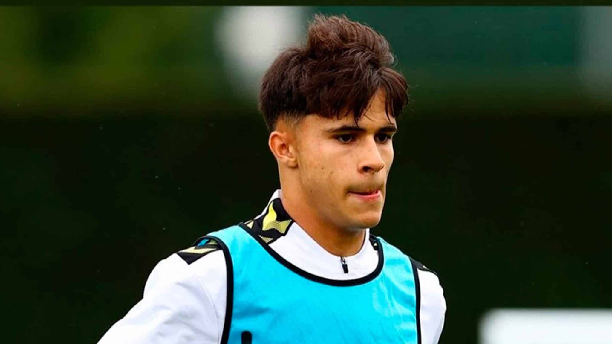 El tomareño Juan Larios debuta en la Premier League con 18 años